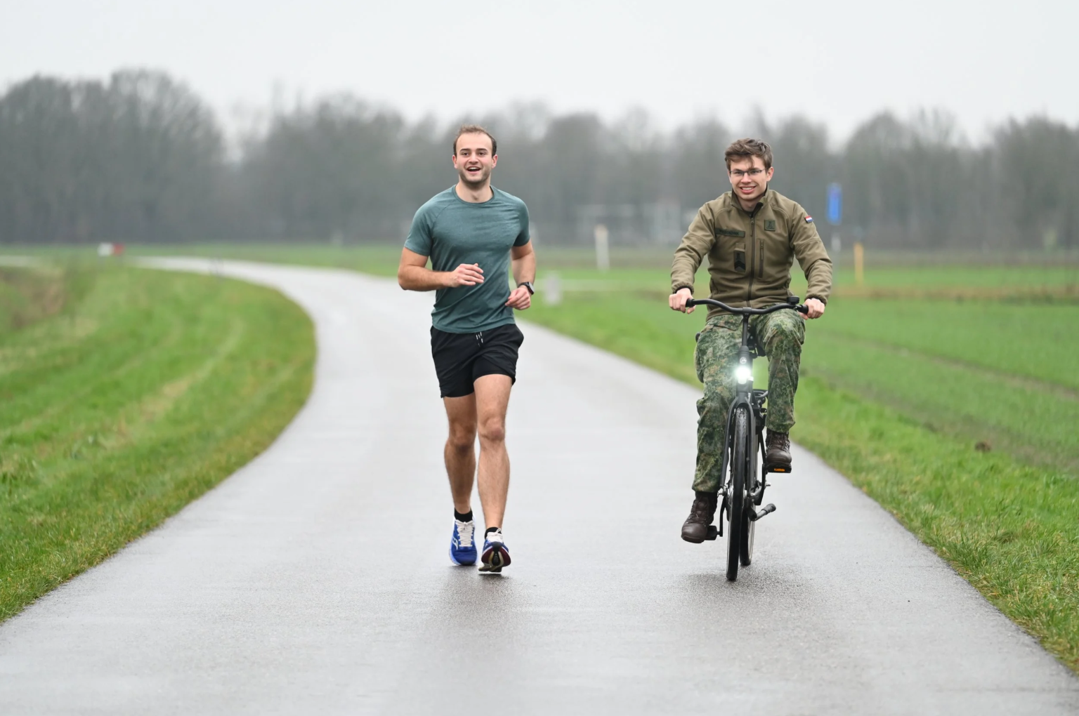 World record speed march: 100 km through the night, supported by light ...